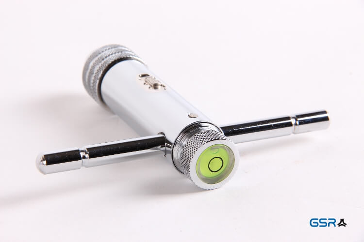 4 holding tools for your tap - Threading tools guide | GSR Blog